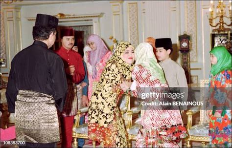 Majesty Sultan Haji Hassanal Bolkiah Photos And Premium High Res