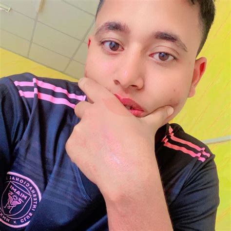 একটি ভিডিও Reels Viral Funny Amazing Omg New Fc Furkan