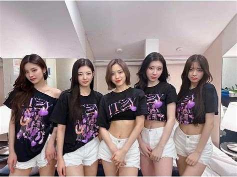 What Happened At K Pop Girl Group Itzys Two Night Concert Checkmate In Manila Gma Entertainment