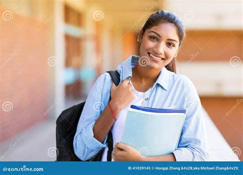 Studente Universitario Femminile Immagine Stock Immagine Di Persona
