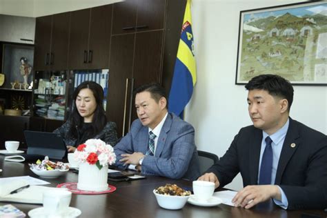 Монгол Улсын Ерөнхийлөгчийн Үйлдвэр үйлчилгээний бодлогын зөвлөх Ч Даваабаяр Хүнсний эрдэм