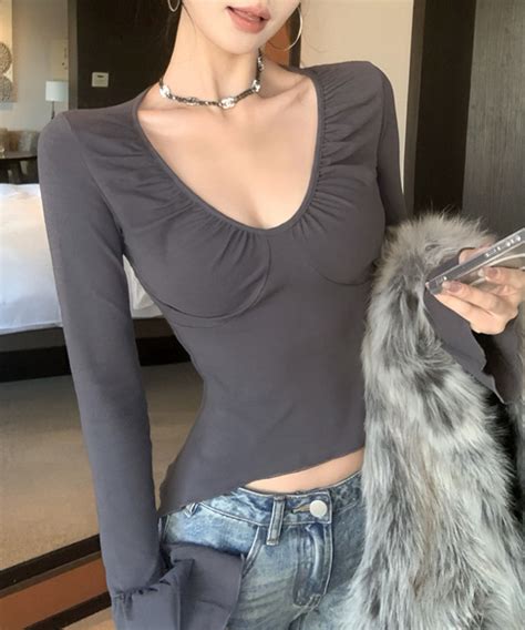 포앤바이앤 3색 여리핏 셔링 티셔츠 딥 U넥 주름 슬림 크롭 벨소매 단색 부드러운 은근섹시 면 모달 이너티 겨울