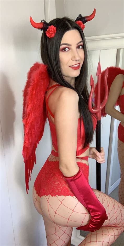 Showing Off My Booty Porn Pic
