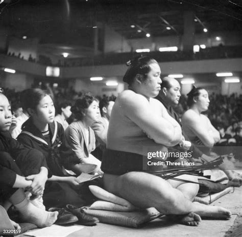 Female Sumo Wrestlers Photos And Premium High Res Pictures Getty Images