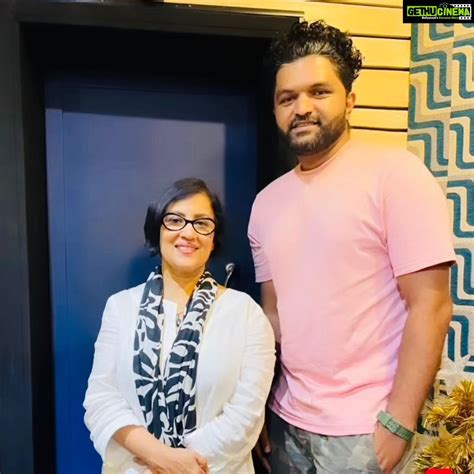 Madhushree Instagram Recorded A Very Romantic Song Moondrammanithan