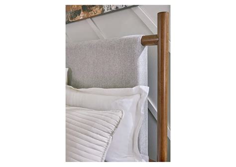 Lyncott Queen Upholstered Panel Bed