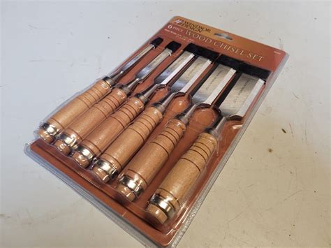 Biddergy Worldwide Online Auction And Liquidation Services New Windsor Design Wood Chisel Set