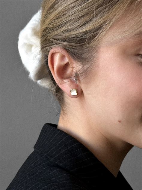 Серьги в виде клевера