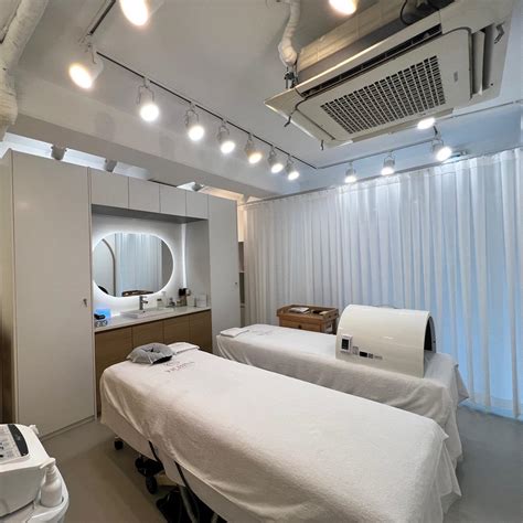 디자인에이쓰리 디자인에이쓰리가 상수동소재 피부샵 인테리어에 함께 했습니다 편안하고 깔끔하게 Facebook