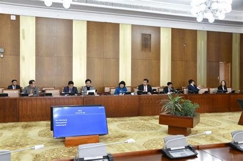 Зөрчил шалган шийдвэрлэх тухай хуульд нэмэлт өөрчлөлт оруулах тухай хуулийн төслийг хэлэлцэх нь