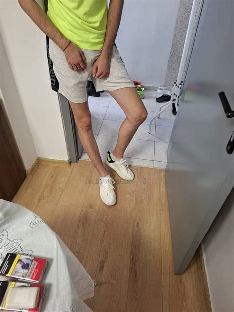 Пасивен предлага масаж От мъж на мъж След 2000 Еротични масажи