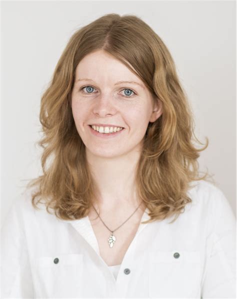 Unsere fleißigsten Expert/innen auf "Frag den VGSD": Anna Kiefer hört zu