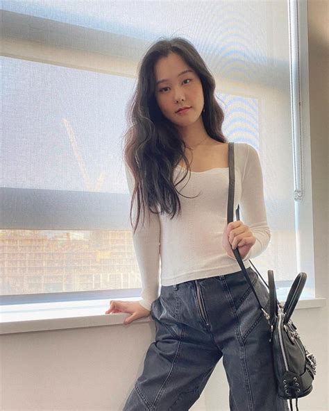 10 Hot Sexy New 39daph Bikini Pics