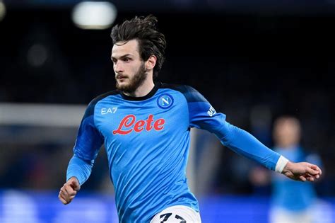 ფიორენტინას ყოფილი დირექტორი კვარაცხელია ოქროს ბურთის მომავალი კანდიდატია