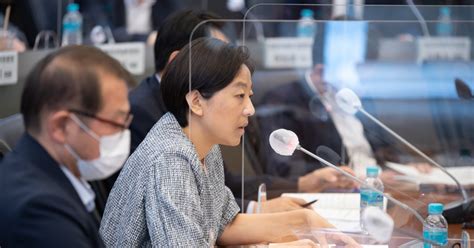 발언하는 서하연 카카오 상무