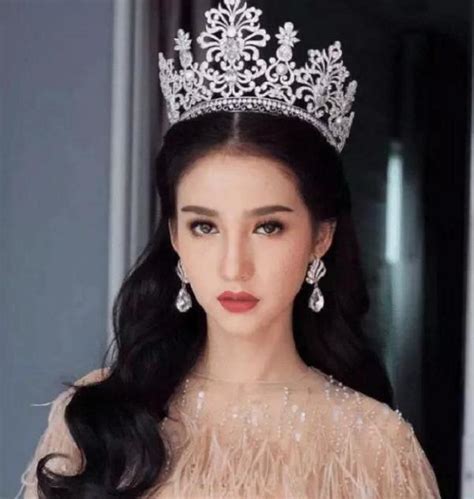 The Chinese Guy Married Thailands Queen Of Shemales After Seven