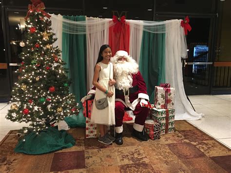 Diy Easy Christmas Santa Photobooth Backdrop Plastic Tablecloths