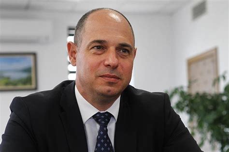 Нужно е изграждането на достатъчно преносна инфраструктура за справяне с… Electricity System