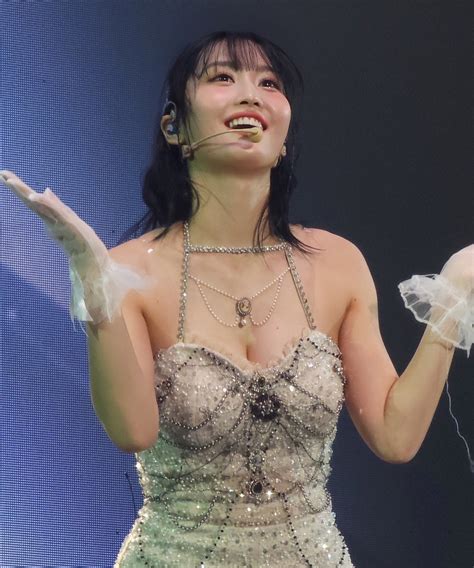 Momo R Momo