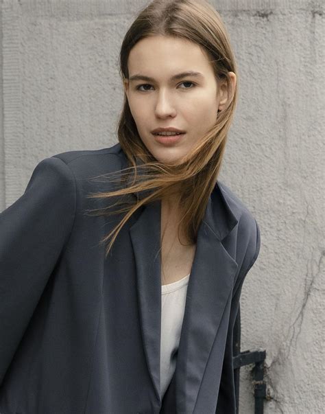 Women Mix Model Management