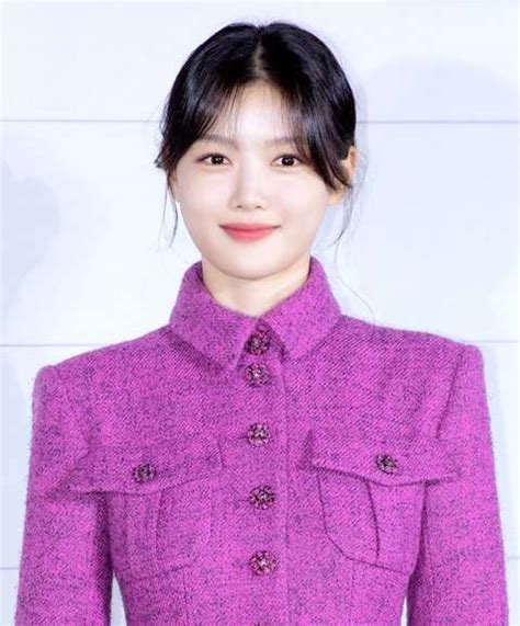 آراء الكوريين الجميلة كيم يو جونغ تبهر الجميع بإطلالتها الساحرة