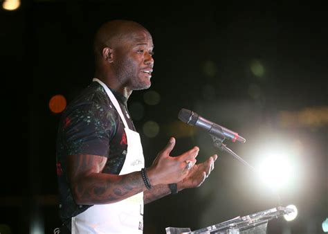 Michael Robinson Partners With Levar Stoney At Annual Football Camp Sports