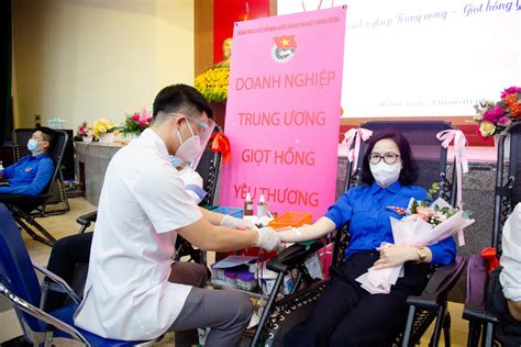 Đoàn Khối Doanh nghiệp Trung ương tổ chức hiến máu ngày giáp Tết Viện Huyết học Truyền máu
