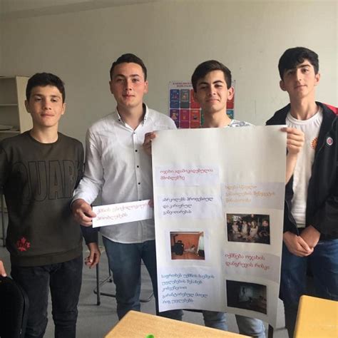 მარნეულის N1 საჯარო სკოლის მოსწავლეები ნაადრევი ქორწინების წინააღმდეგ ეტალონი