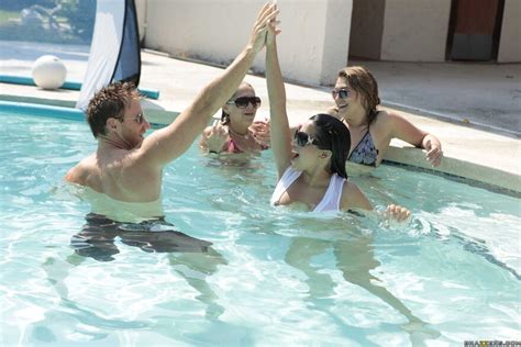 ABELLA ANDERSON Porn Pic