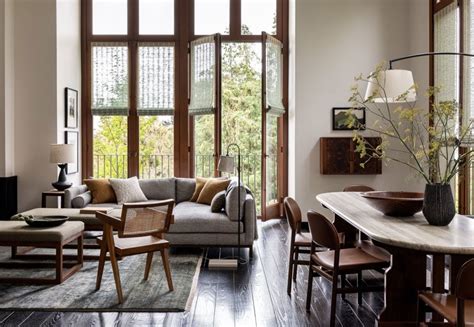 어두은 악센트 우드체어 블라인드커튼 세련된 절제미 가득한 가을인테리어 네이버 블로그