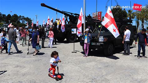 26 მაისის აღსანიშნავად ბათუმში სამხედრო ტექნიკა გამოფინეს ფოტო Batumelebi • 26 მაისი ჯარი