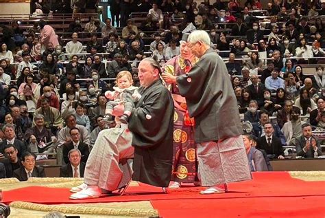 როგორ ცხოვრობს ტოჩინოშინი სუმოდან წასვლის შემდეგ და რას ჰყვებოდა იაპონელ მეუღლესა და პირველ