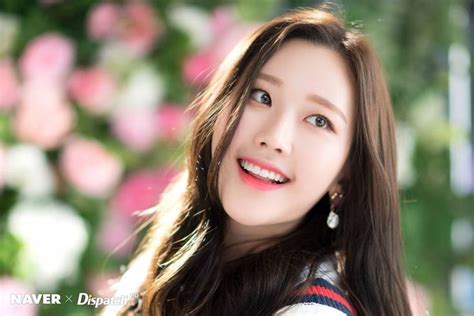 Pin On Momoland K Pop Group