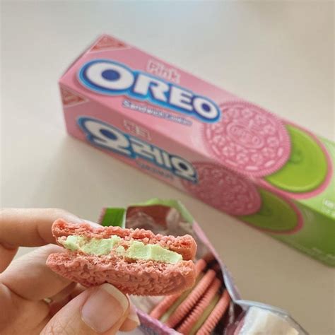 В Корее огромный выбор 오레오 - Орео: шоколодный, клубничный, малиновый, с ...