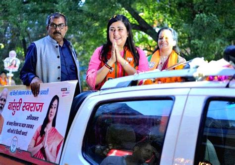 Bjp Lok Sabha Candidate Bansuri Swaraj Campaigns At Green Park Mandal For Lok Sabha Elections