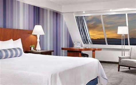 Luxor Las Vegas Rooms Luxor Hotel Pyramid Tower Room Tour And
