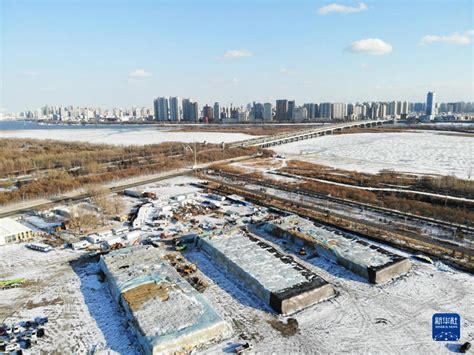 [포토] 하얼빈 빙설대세계 4만m³의 얼음 연일 투입 4