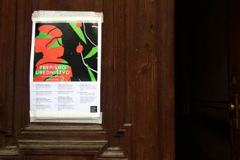 Ribe V Vodi Ali Ribe Na Suhem Lud Literatura