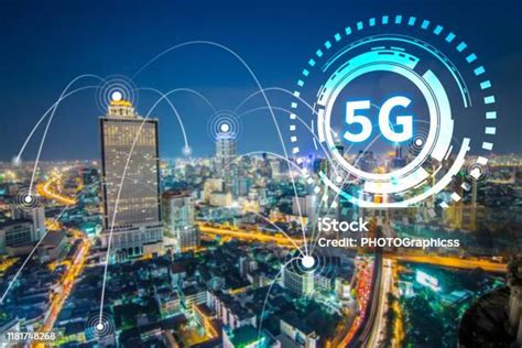 도시 배경에 5g 네트워크 디지털 및 사물의 인터넷5g 네트워크 무선 시스템 개념 5g에 대한 스톡 사진 및 기타 이미지