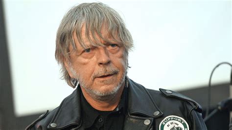 Qui Est La Nouvelle Idole De Renaud Melody Tv