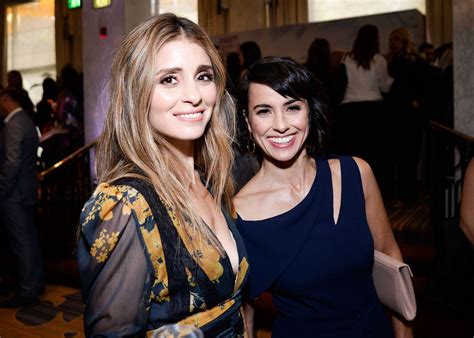 Constance Zimmer And Shiri Appleby On Hard To Shoot Unreal Scene