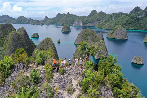 Wisata Ke Raja Ampat Dengan Marina Tour Saja