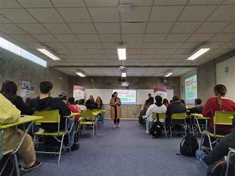 Profesores Escuela De Periodismo Pucv