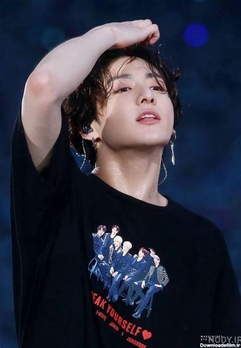 عکس جونگ کوک با لباس سفید