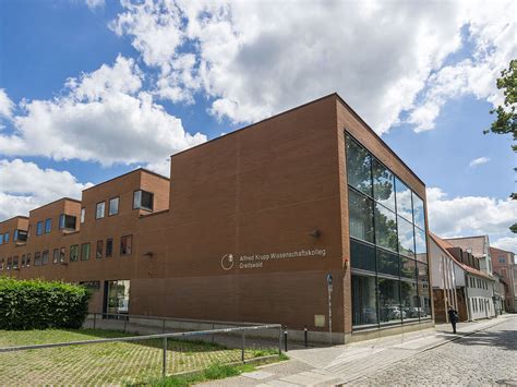 Spins Waves And Interactions 2025 Fakultät Universität Greifswald