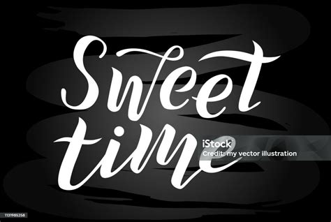 달콤한 시간 칠판 배경에 흰색 레터링 텍스트 낭만적 인 사랑 인쇄 수 제 브러시 서 예 벡터 일러스트입니다 포스터 로고 카드