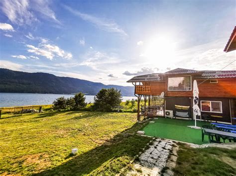 Вила на брега на яз Доспат на 6км от гр Сърница Чифлик Аликанте