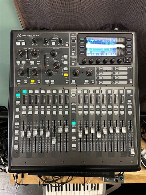 X32 Producer Grise Avec Case Ile De France Audiofanzine