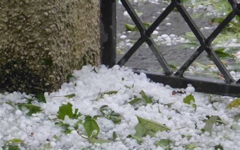 СТИХИЯТА НЕ СПИРА Градушка удари Средец и Сунгурларе Информационна агенция ПИК