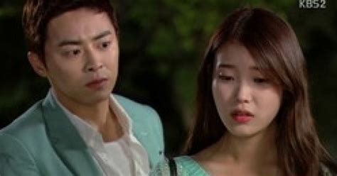 최고다 이순신 조정석 아이유 키스신 눈물의 첫 키스 화제